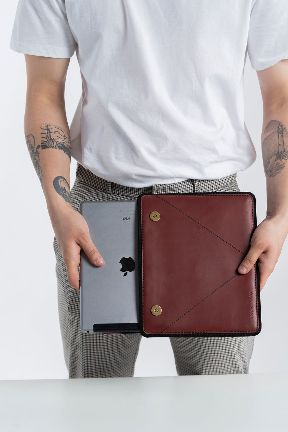 The Ipad Saviour: Maroon – TANN TRIM